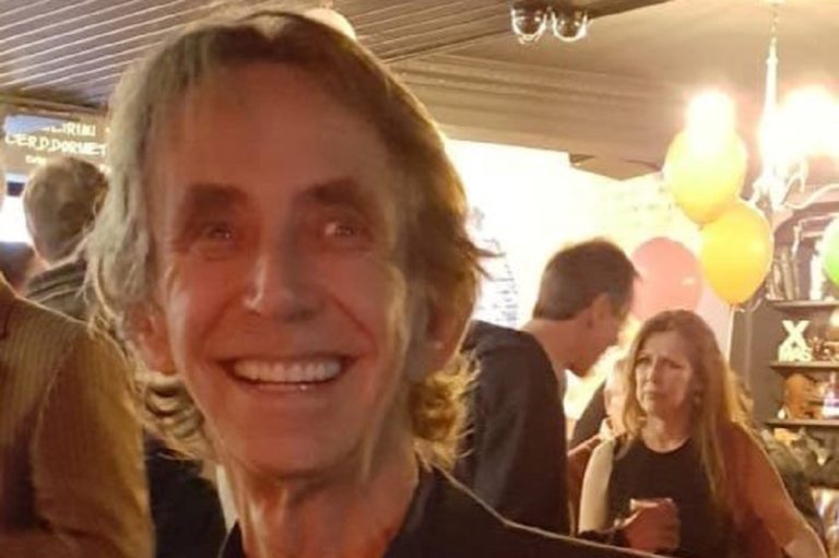 Paul Allen, who rose to fame with his notorious Swansea anthem ‘The ...
