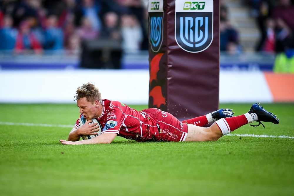 Wales new boy Costelow shines brightly for Scarlets