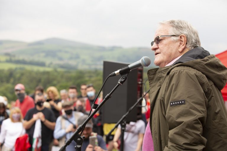 Dafydd Iwan to address rally calling for government action to protect ...