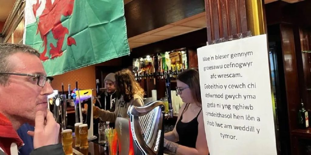 Welsh signs welcome Wrexham fans to Coventry for FA Cup clash