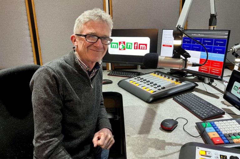 Welsh broadcasting giant Geraint Lloyd to join MônFM