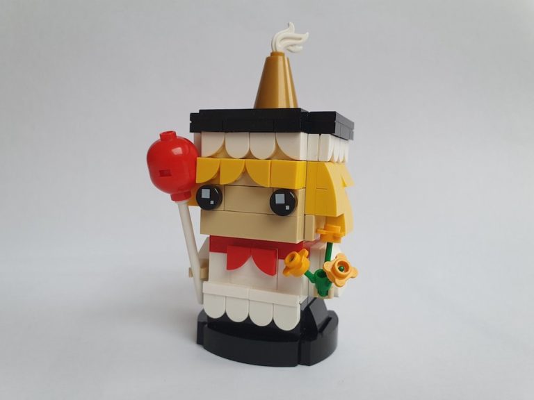 The remarkable reaction to the Welsh Lego lady in national costume