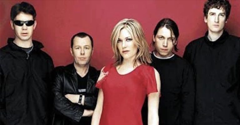 Catatonia announce retrospective collection including unreleased songs