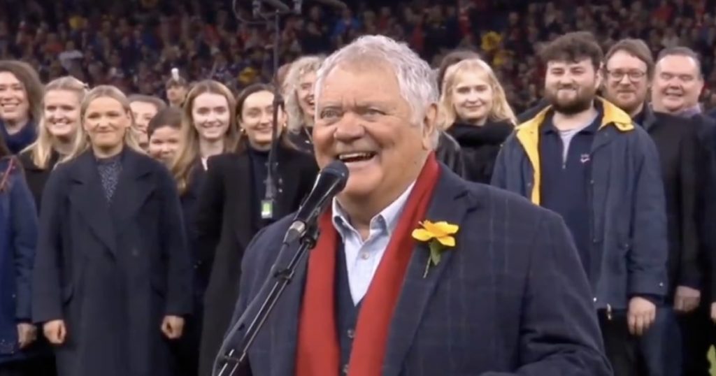 Watch: Max Boyce thrills crowd with new version of Hymns and Arias