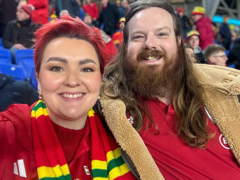 Listen: Bronwen Lewis cheers on Cymru team with Welsh version of ‘Can’t ...