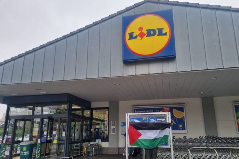 Supermarket giant praised for embracing St Dwynwen's Day