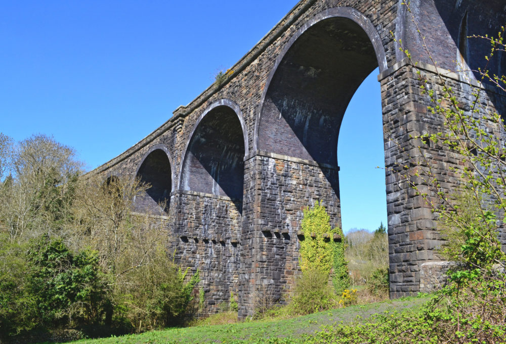 Y Filltir Sgwâr/The Square Mile: Along the Line