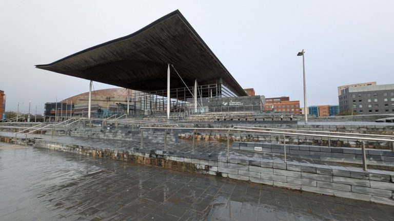 Senedd members set for 6% pay rise