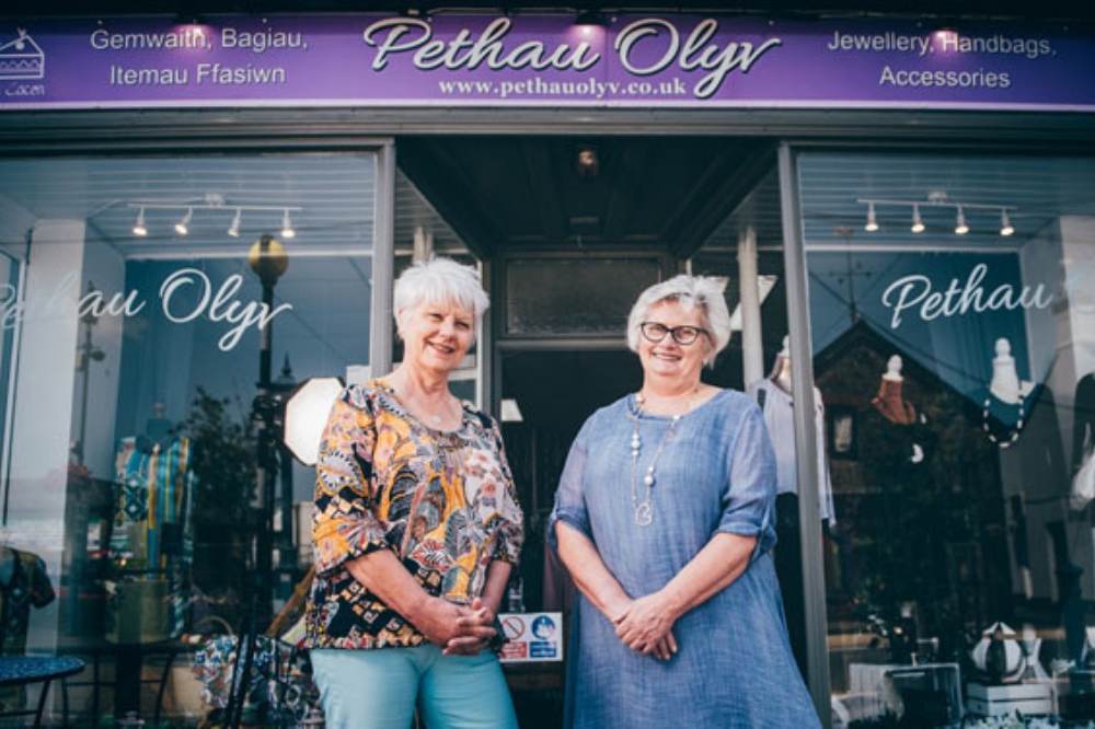 A Star Duo is Born: Welsh shop owners gain legion of worldwide fans ...