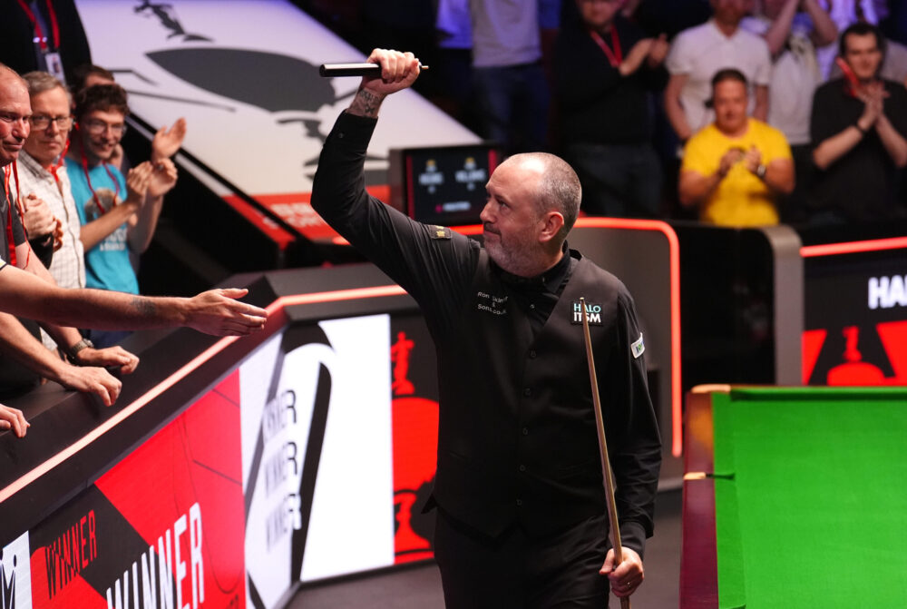 Mark Williams beats John Higgins in tense decider to reach Crucible ...