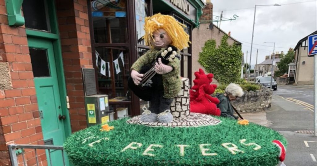 The touching tribute to Mike Peters which has appeared in his home village