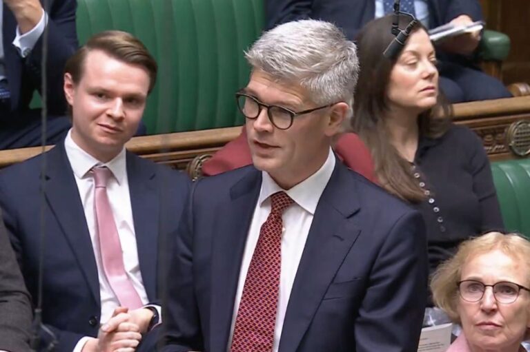 Proposal to create new UK-EU customs union supported by MPs