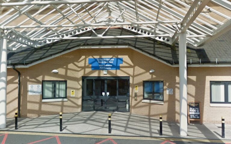 Welsh Tories call for inquiry into Welsh Gender Service